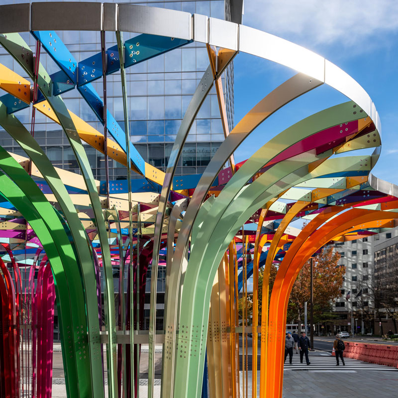 Colored Stainless Steel Sculpture - Vincentaa